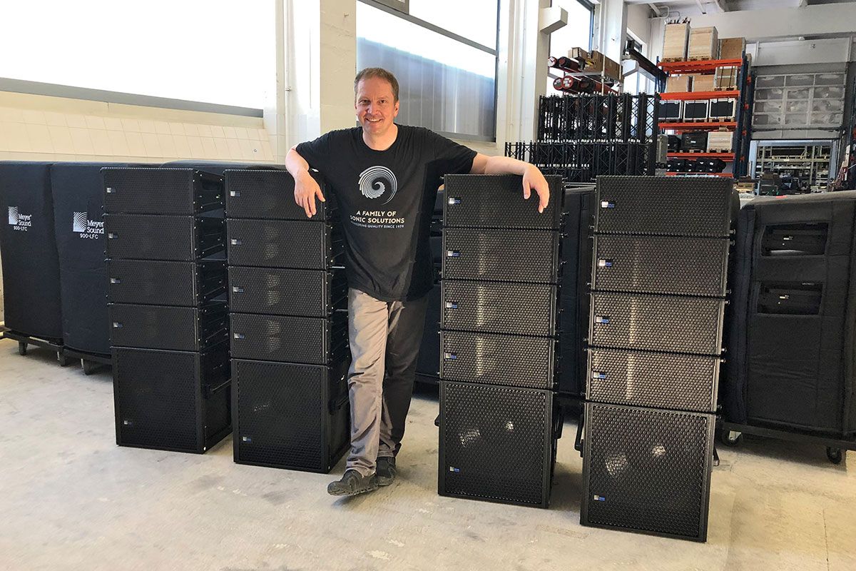 KIEKER aus München ist mit kompaktem Meyer Sound LINA ...